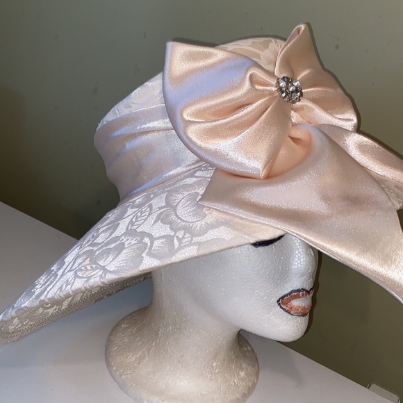 Lisa Rene | Accessories | Beautiful Champagne Lisa Rene Church Dress ...